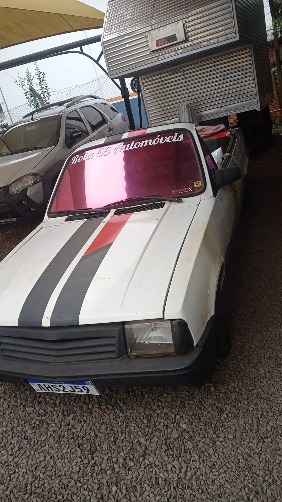 De Chevette 83 'conversível', condutor é flagrado dirigindo com guarda ...