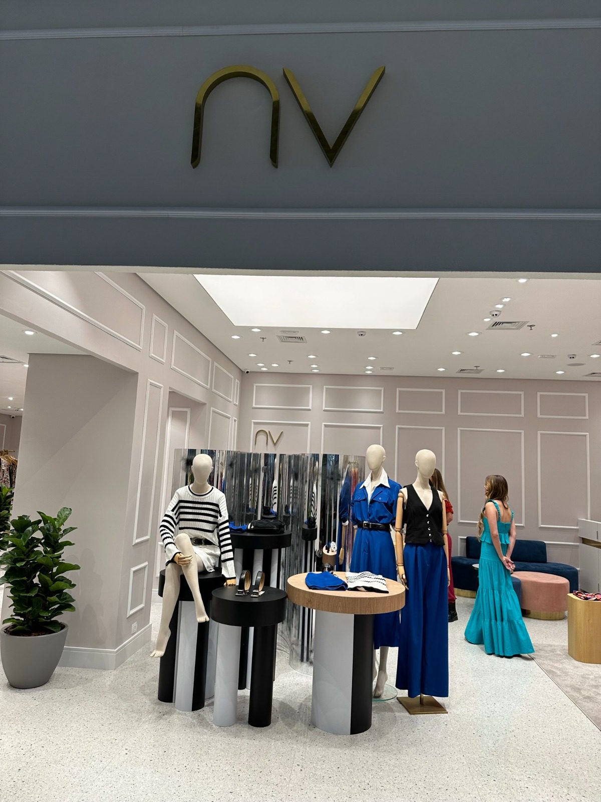 Grife nacional inaugura primeira loja em SC