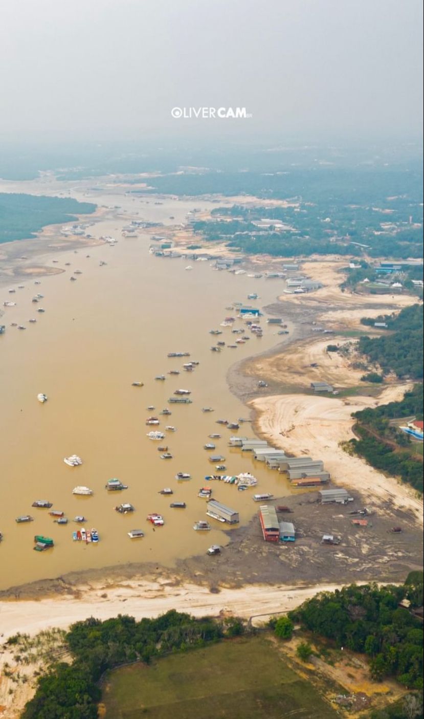 Rio Negro atinge a maior seca da história e imagens impressionam