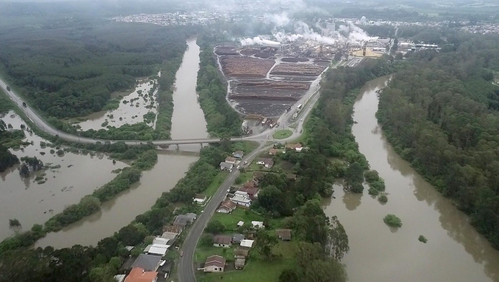 Nível do rio Canoas começa a baixar em Otacílio Costa