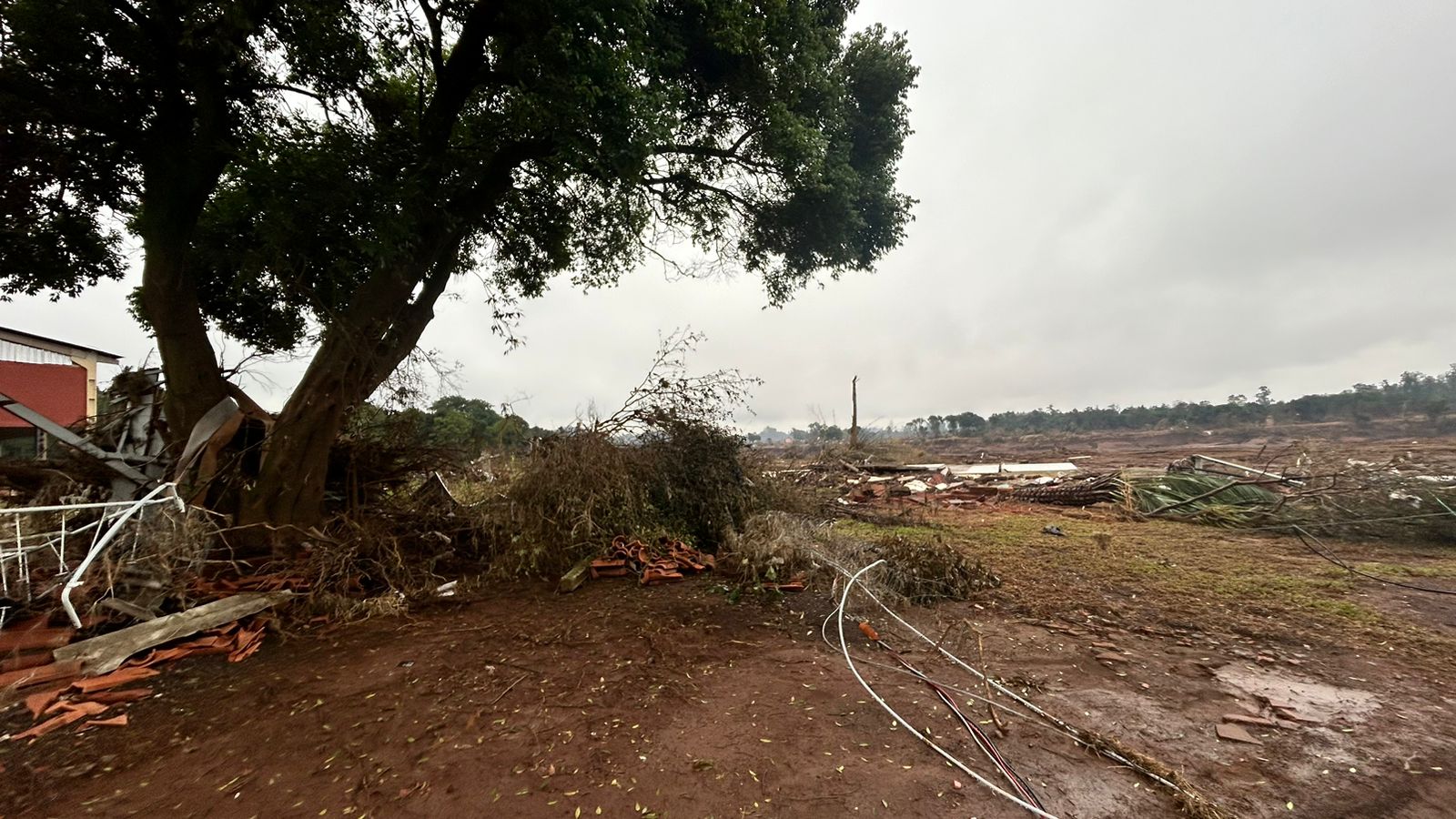 Bairro destruído pela enchente em Lajeado tem antes e depois desolador