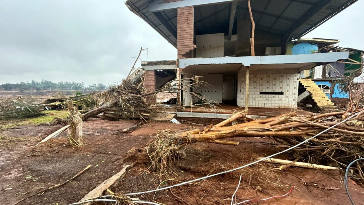 Bairro destruído pela enchente em Lajeado tem antes e depois desolador