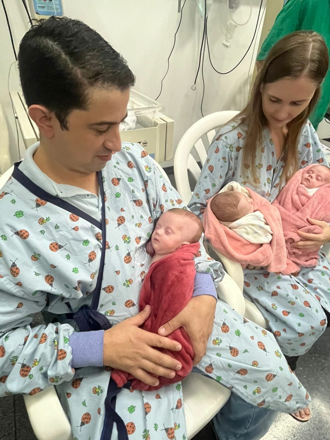 Trigêmeas recebem alta após 79 dias internada no hospital em SC