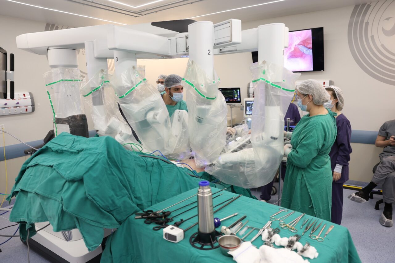 Hospital Dona Helena de Joinville lança Cirurgia Robótica