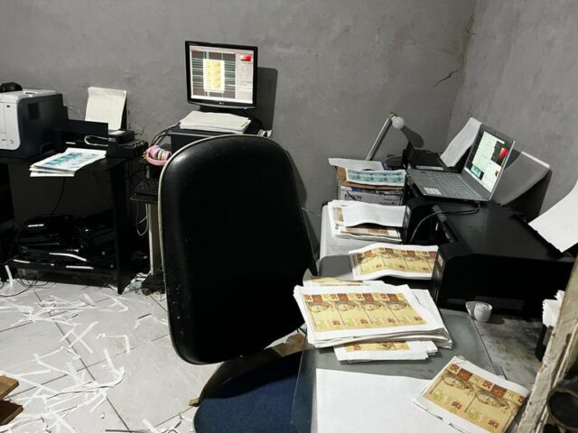 Cédulas falsas de reais: PF desarticula organização criminosa